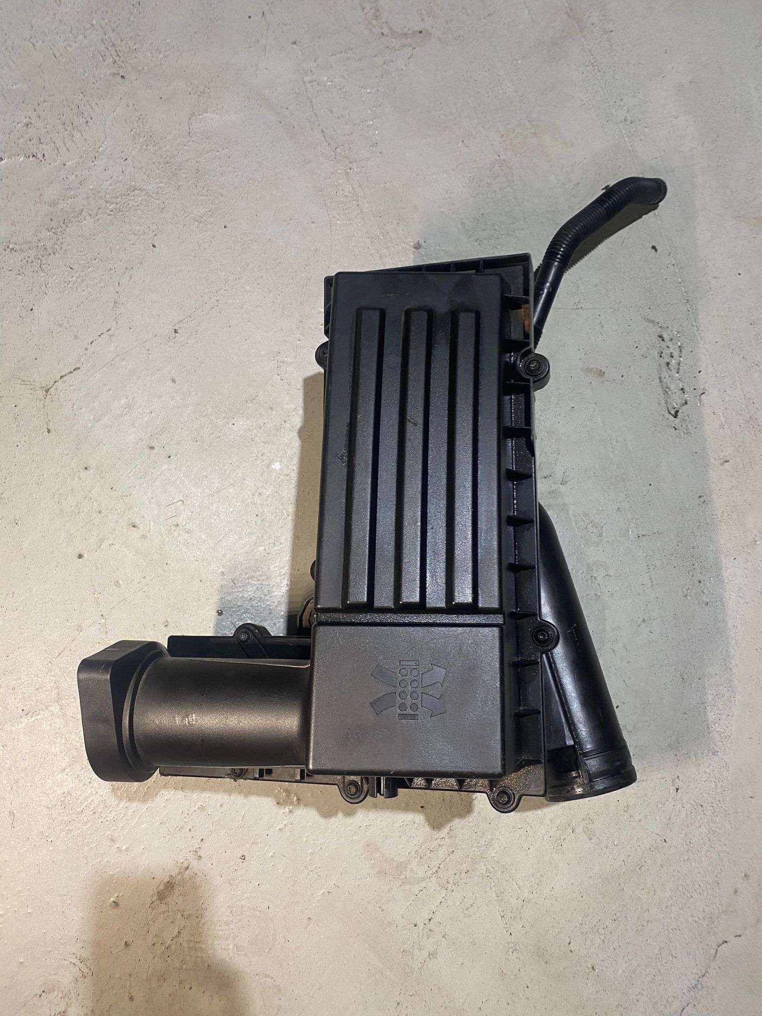 VW AUDI 2.0TDI AIR FILTER BOX 3C0129607 – LRI Autoparts