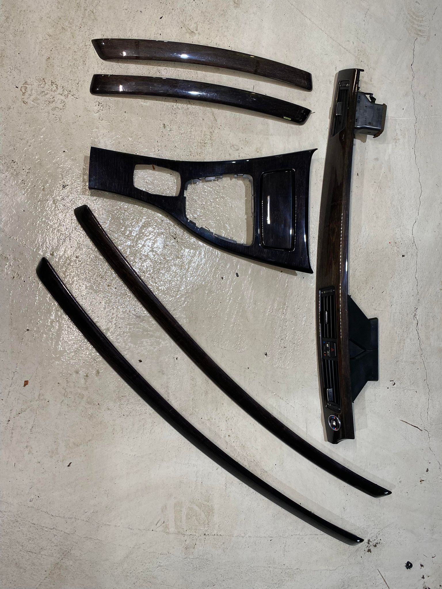 BMW 3 SERIES E92 E93 DARK WOODGRAIN TRIM SET W/CIC CUT OUT – LRI Autoparts