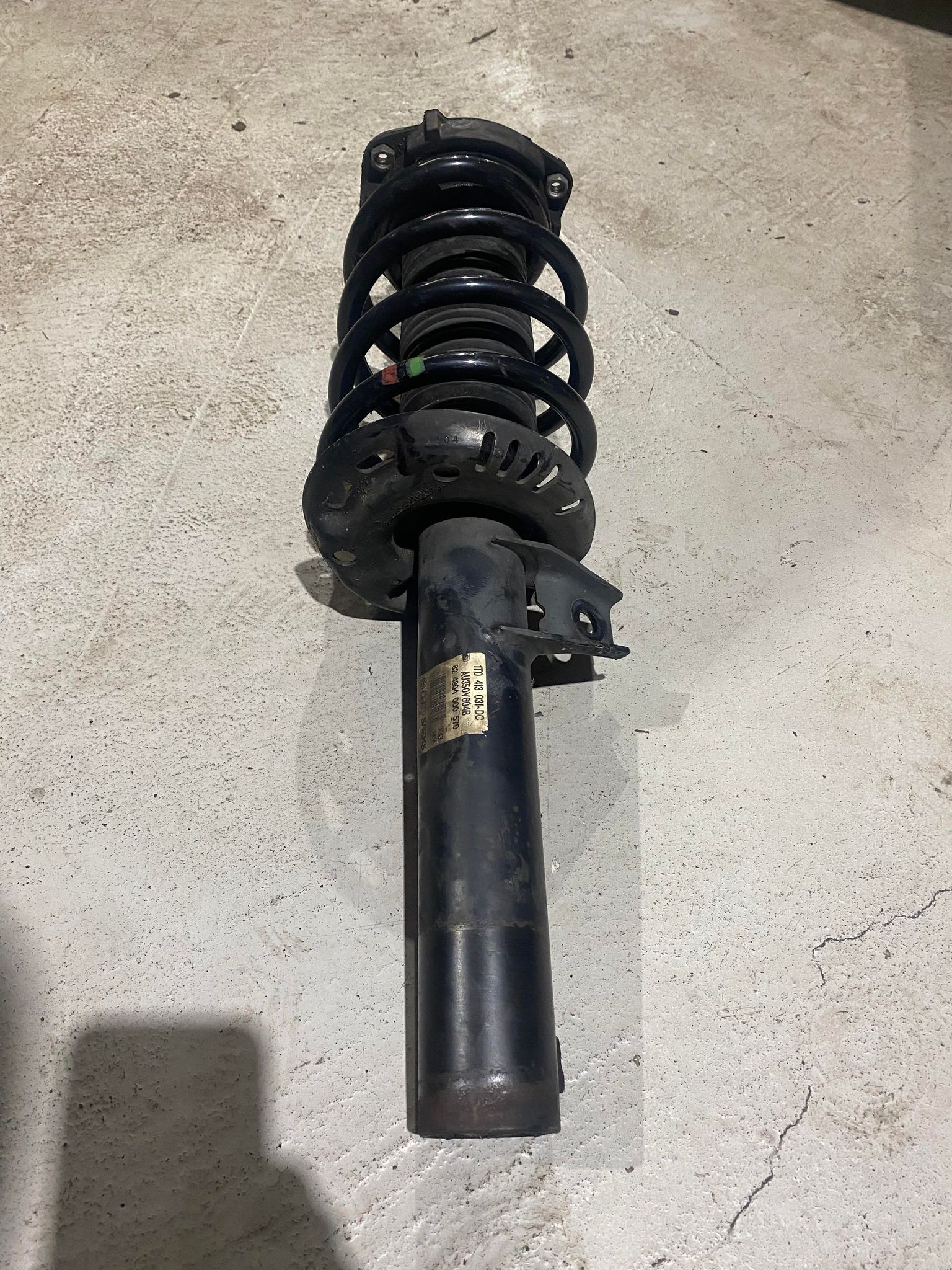 VW GOLF MK5 FRONT SHOCK ABSORBER 1T0413031DC – LRI Autoparts