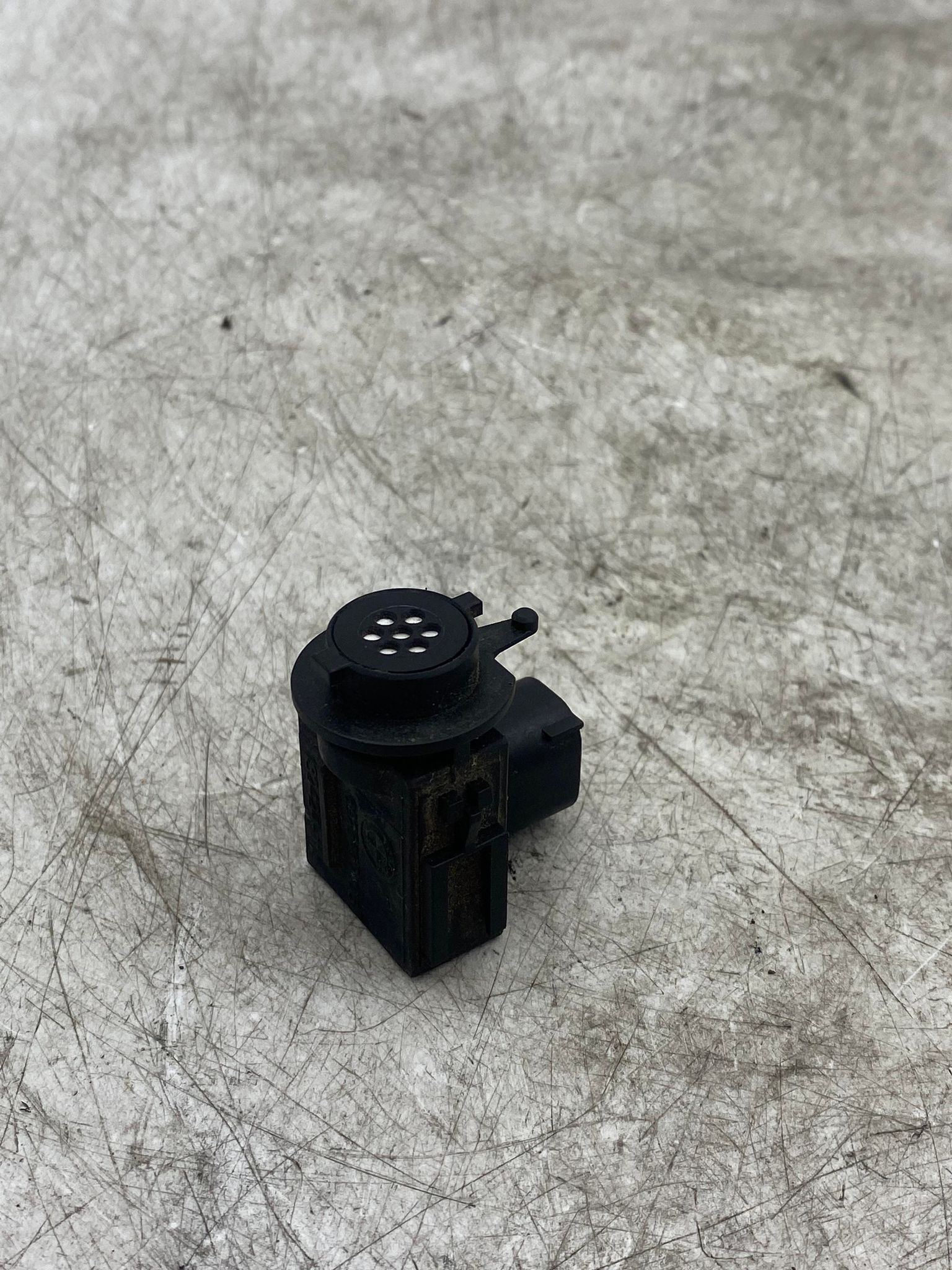BMW AIR CONTROL SENSOR 6926460 – LRI Autoparts
