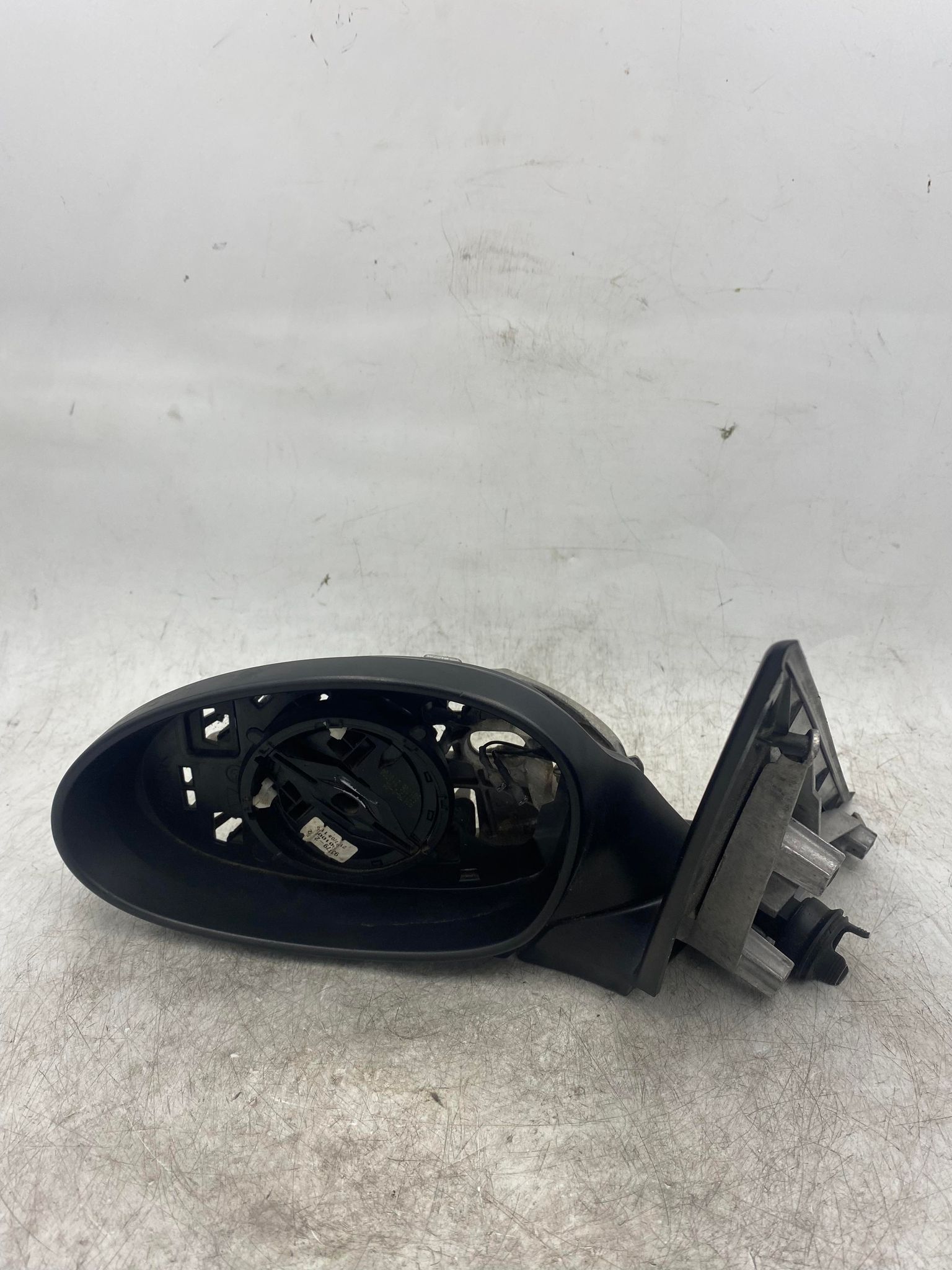 BMW 1 SERIES FRONT LEFT MIRROR FRAME – LRI Autoparts