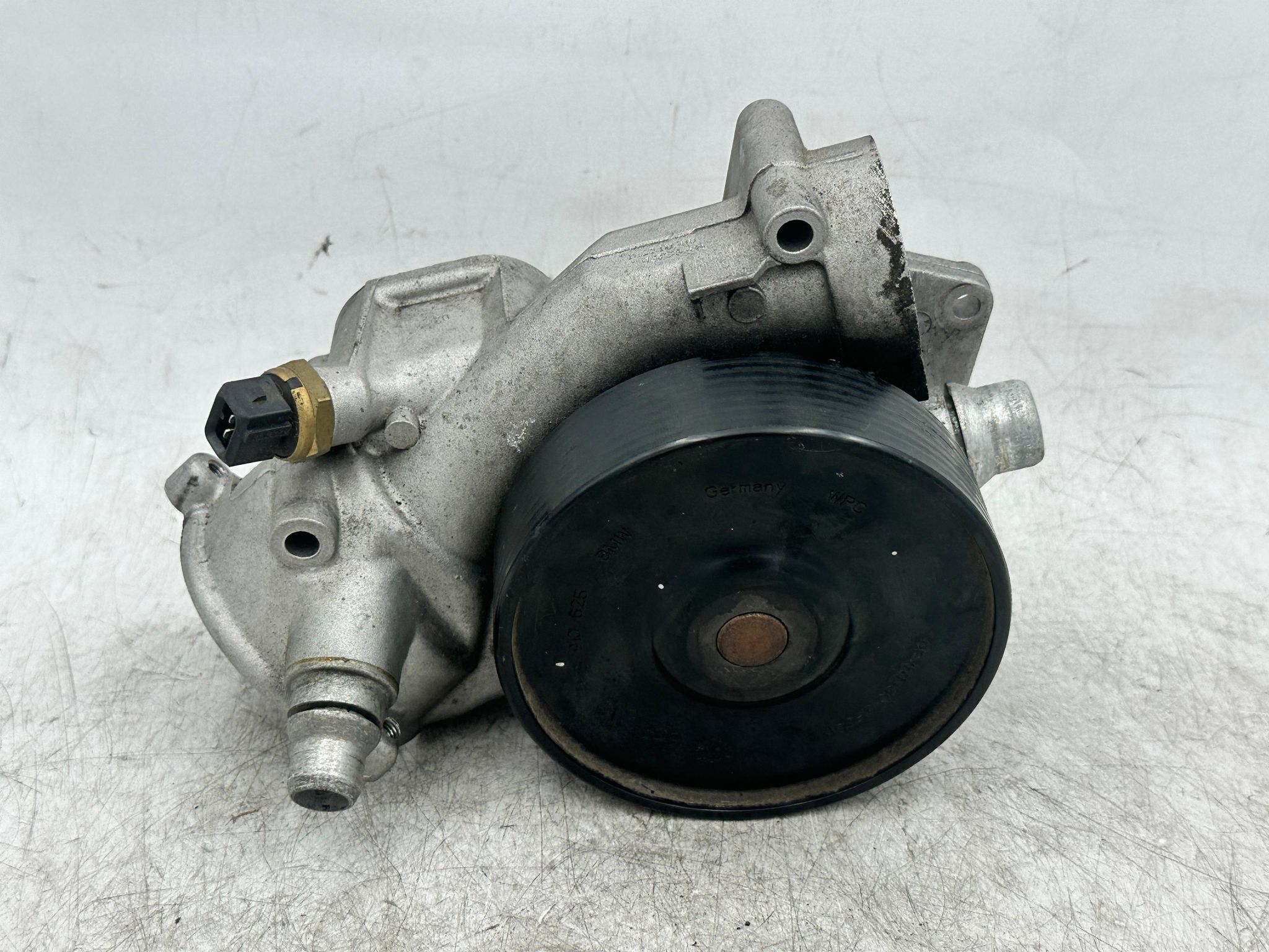 BMW 5 6 X SERIES M5 M6 X5M X6M WATER PUMP 11537843738 – LRI Autoparts