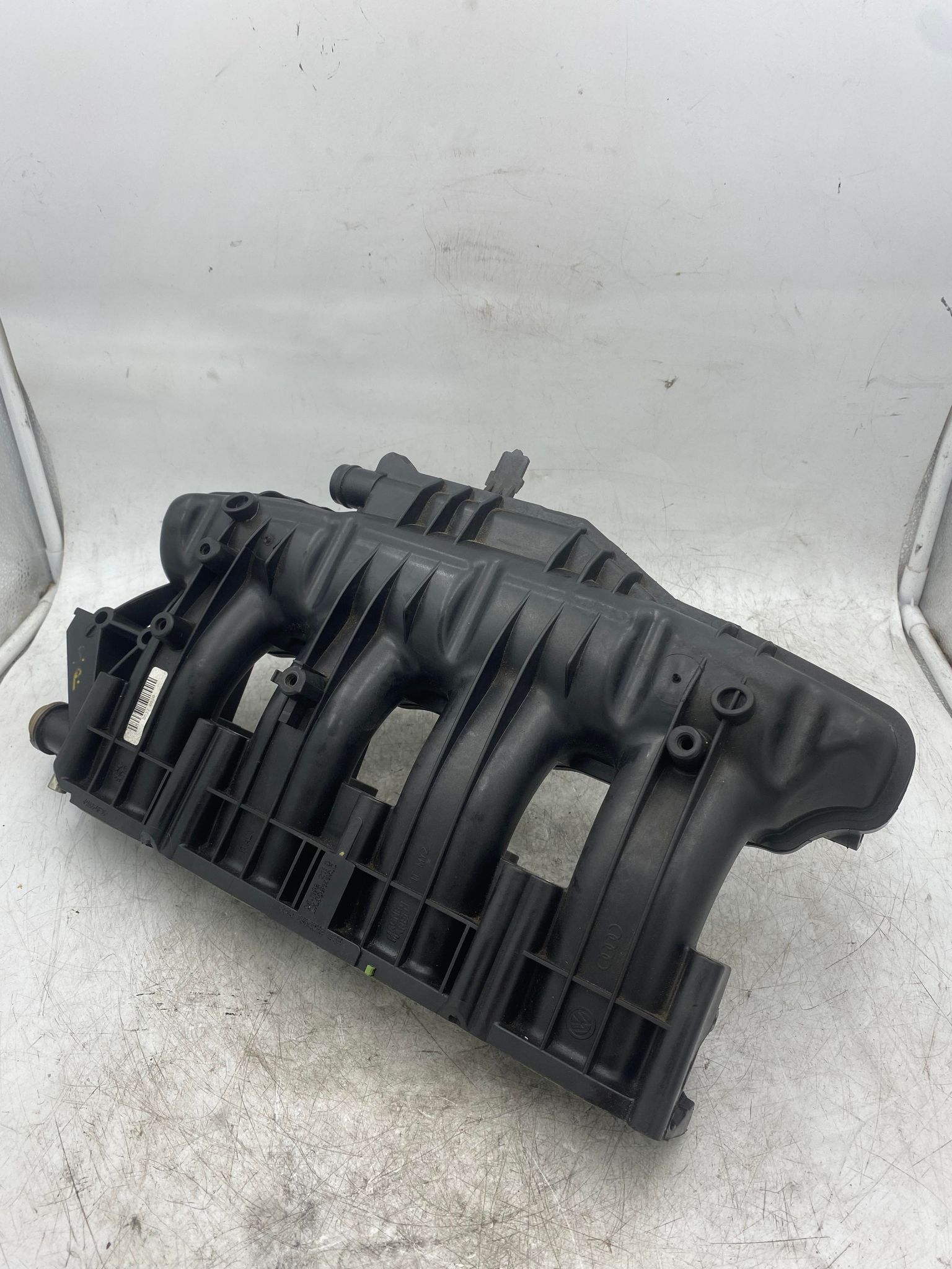 GENUINE VW AUDI 1.8T INTAKE MANIFOLD 06J198211D – LRI Autoparts