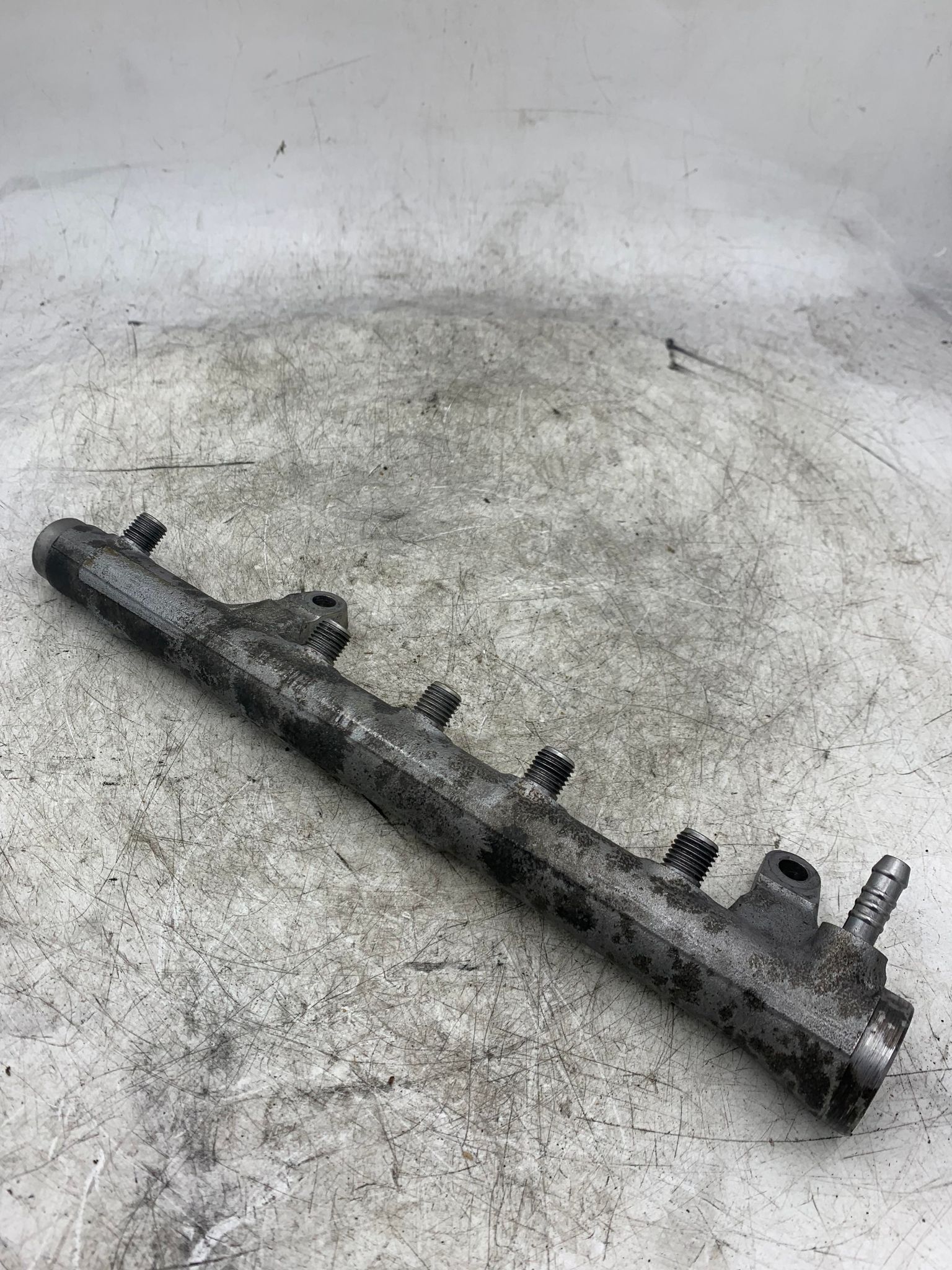 VW AUDI 2.0 FUEL INJECTOR RAIL 03L130089 – LRI Autoparts