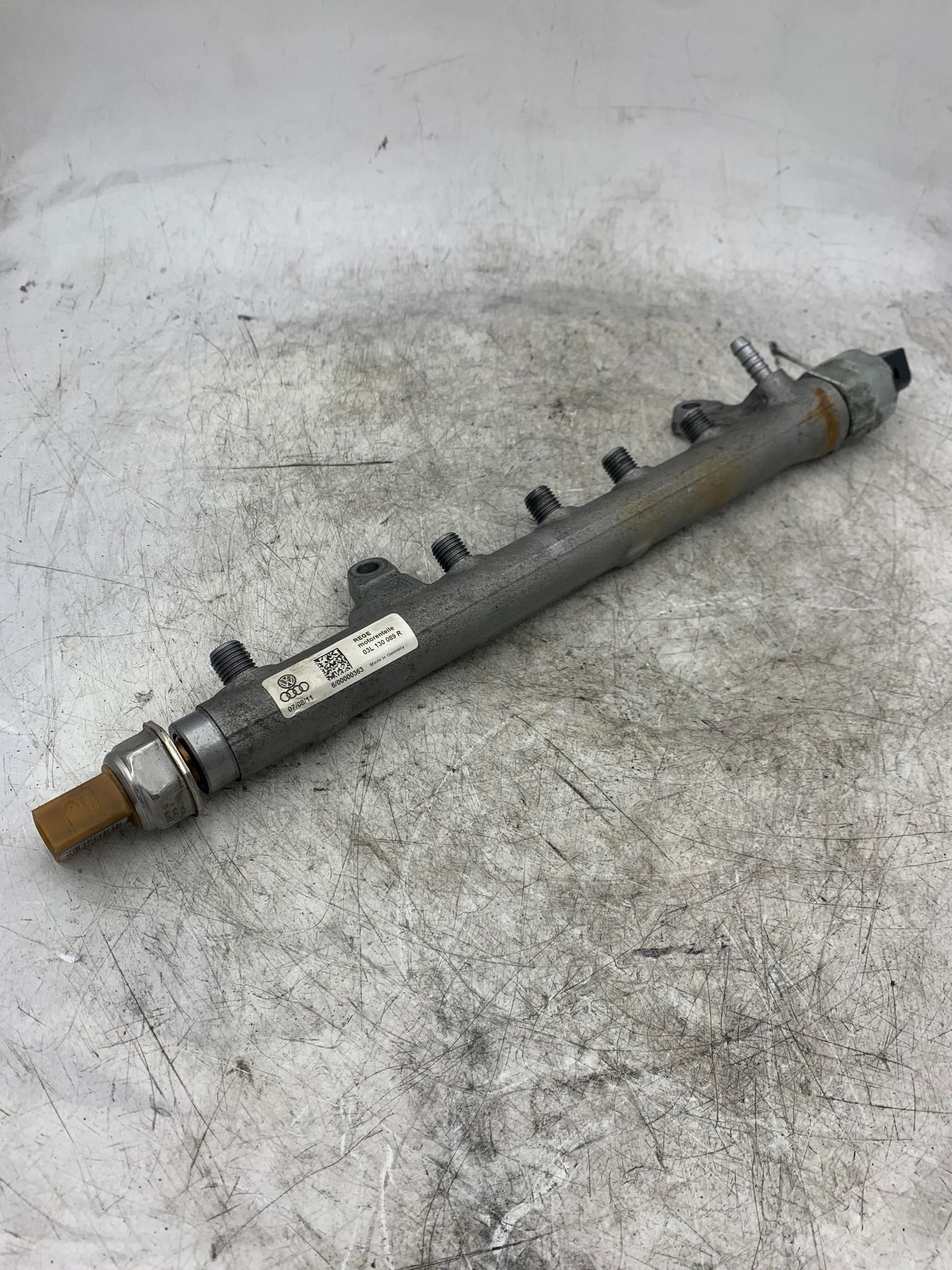 VW AUDI 2.0 FUEL INJECTOR RAIL 03L130089 – LRI Autoparts