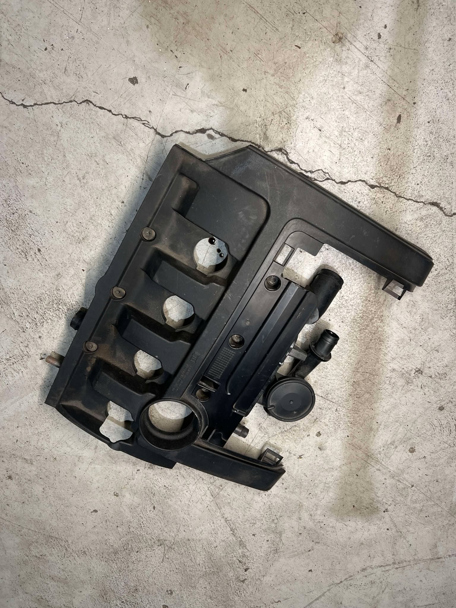 AUDI VW A3 1.8T 2.0T PCV CRANKCASE VENTILLATION 06H103495 – LRI Autoparts