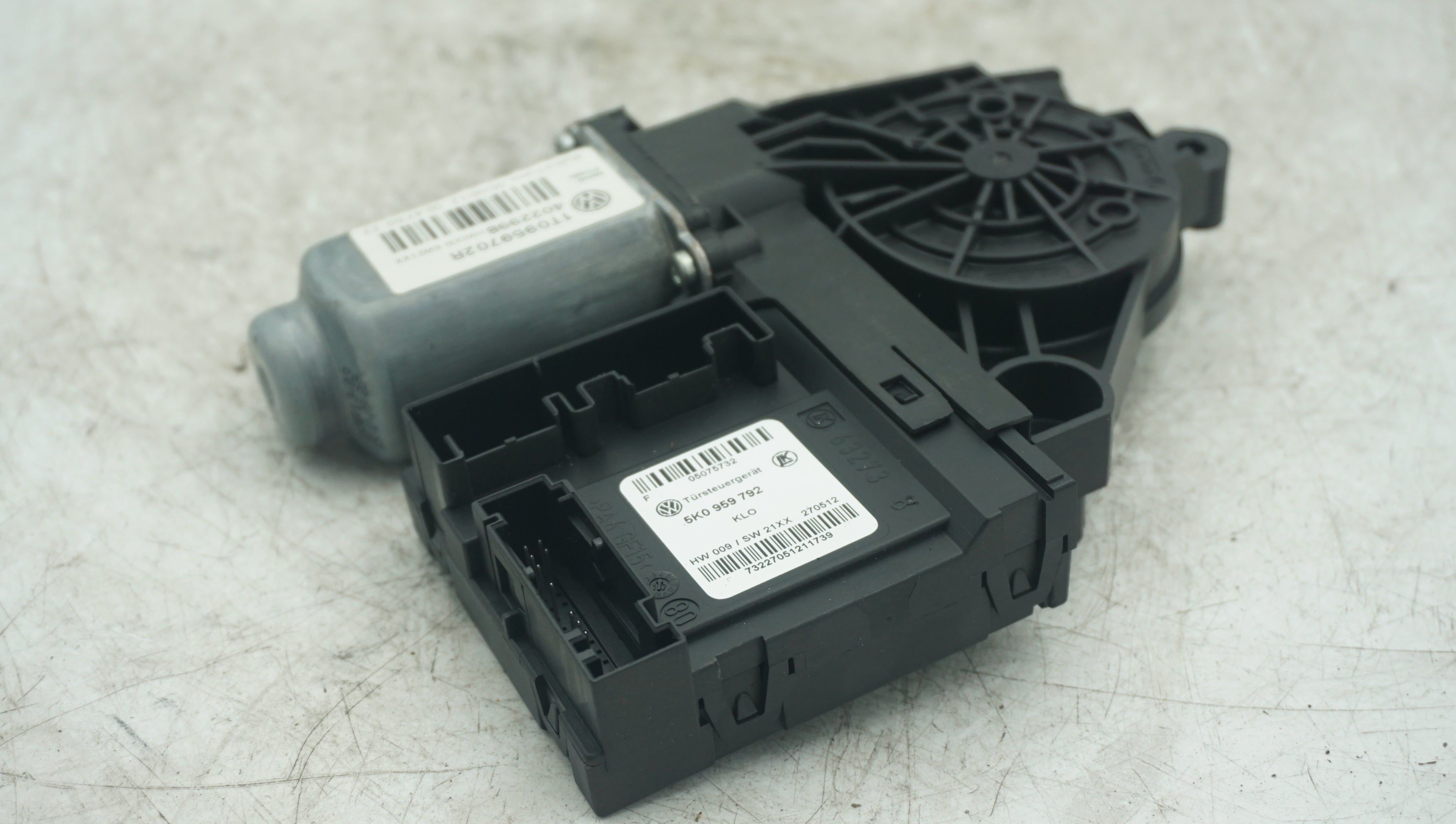 VOLKSWAGEN GOLF MK6 LHS FRONT PASSENGER WINDOW MOTOR 5K0959792 – LRI ...