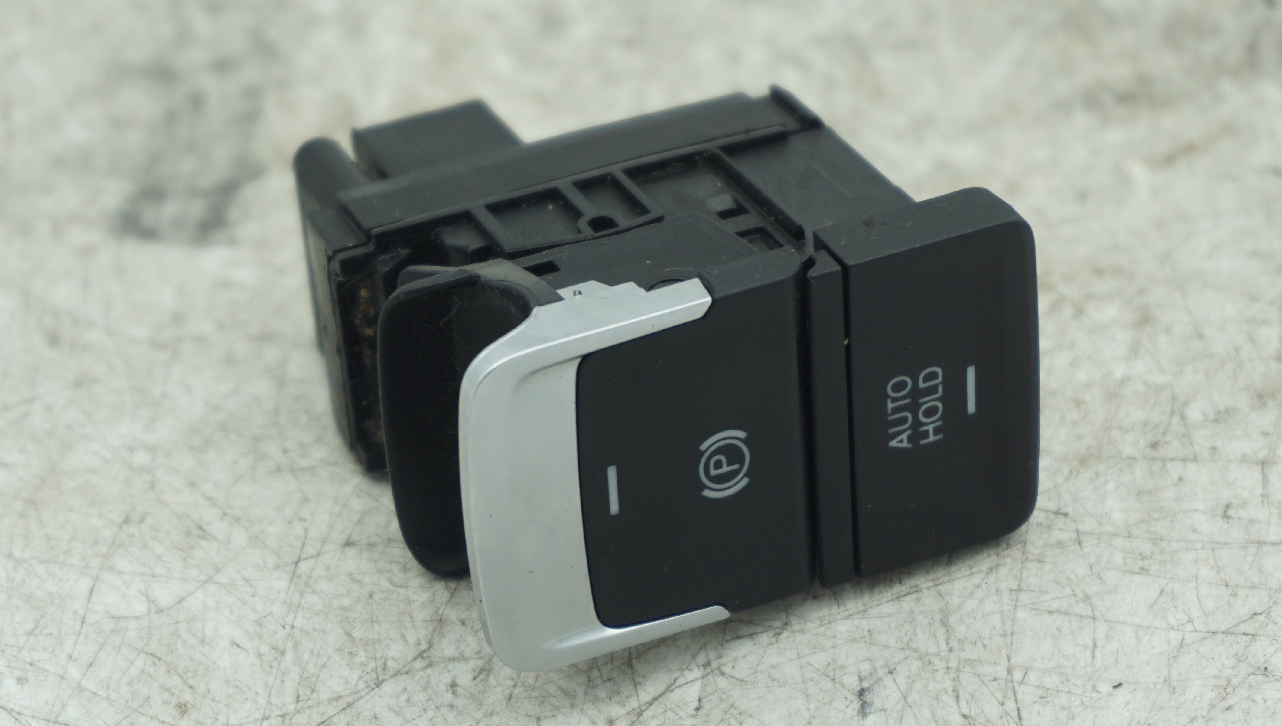 VW GOLF MK7 ELECTRIC HANDBRAKE SWITCH 5G0927225 – LRI Autoparts