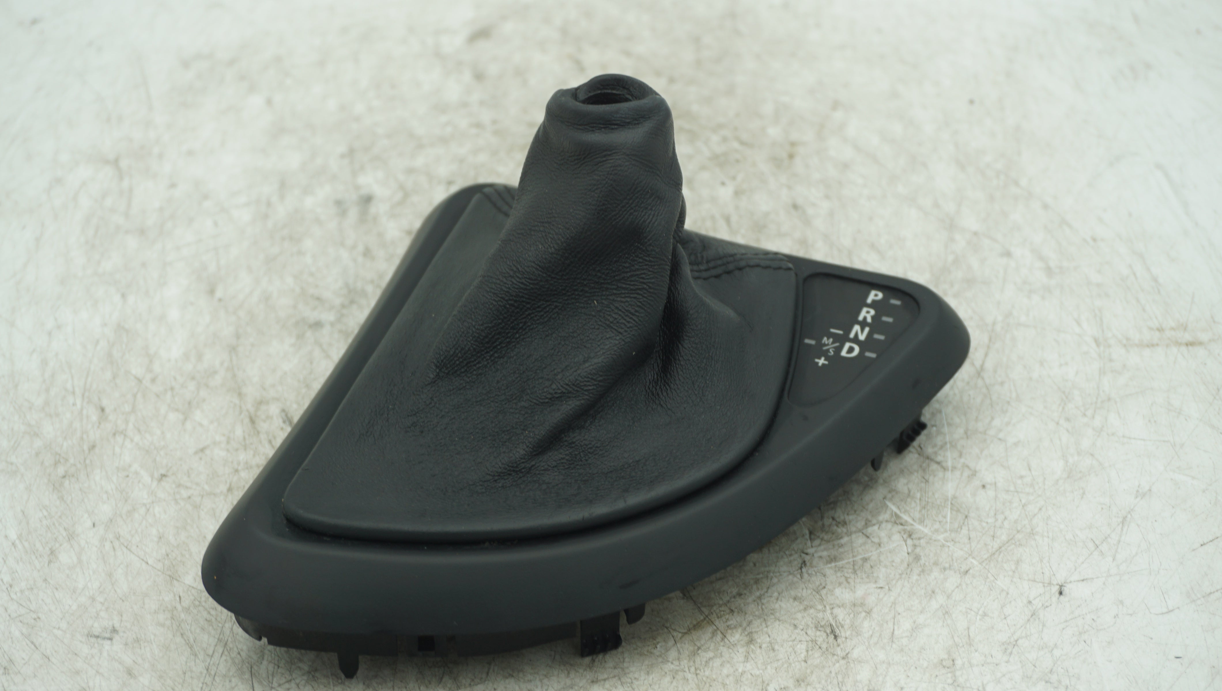 BMW 1 SERIES E82 E87 E88 AUTO GEAR SELLECTOR SURROUND TRIM 7111121 ...