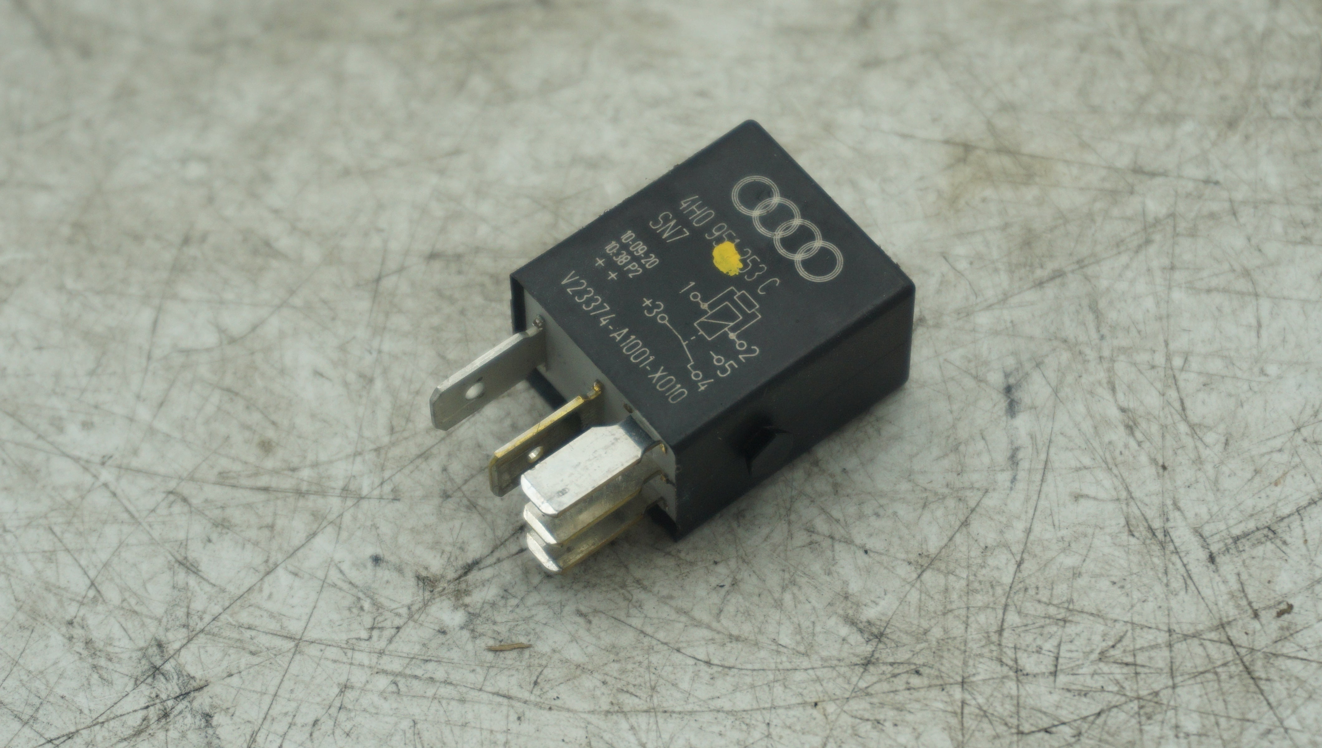 VW AUDI FUSE NUMBER 646 4H0951253 – LRI Autoparts