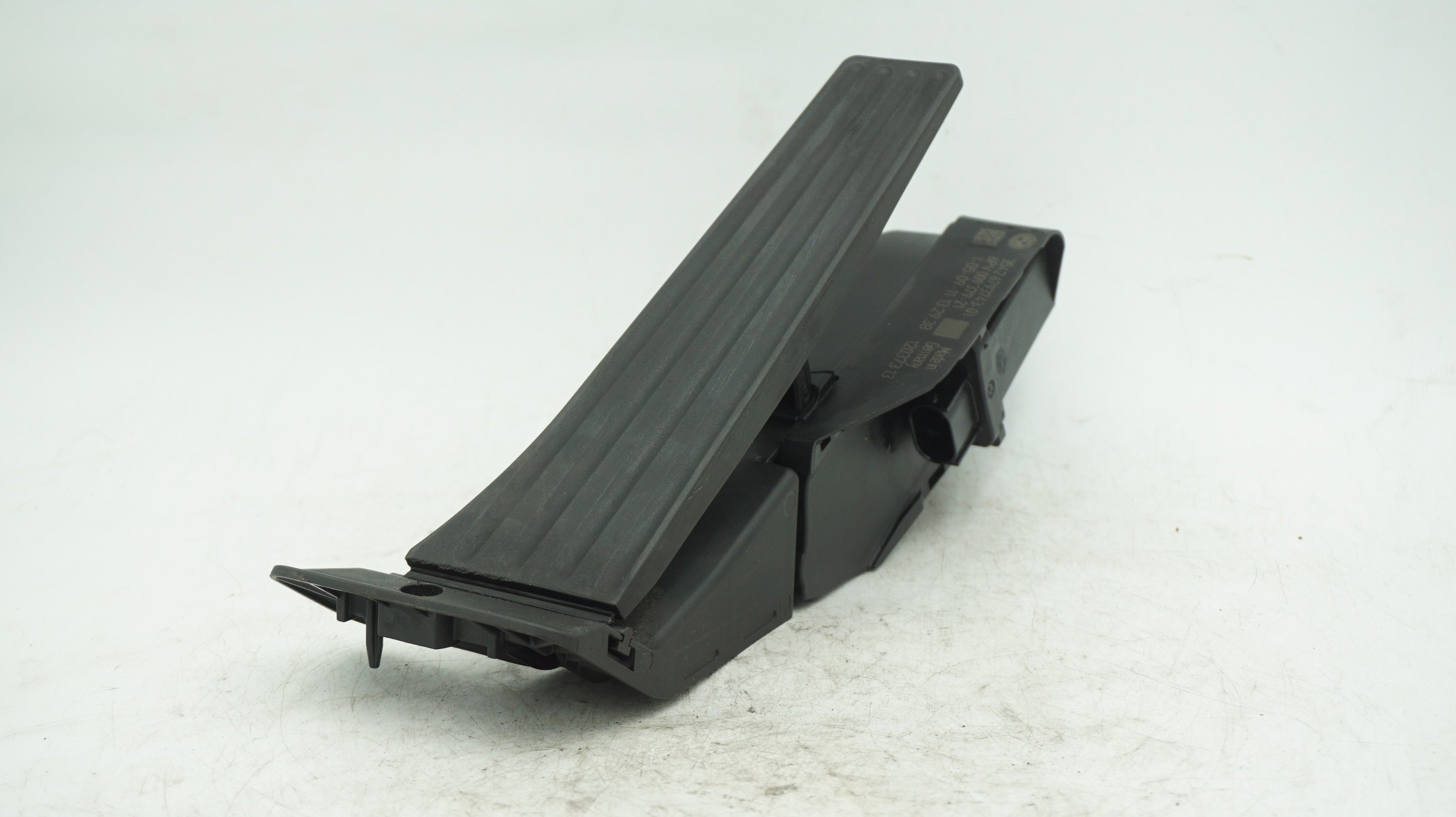 BMW 1 SERIES E82 E87 E88 ACCELERATOR PEDAL 35426793743 – LRI Autoparts