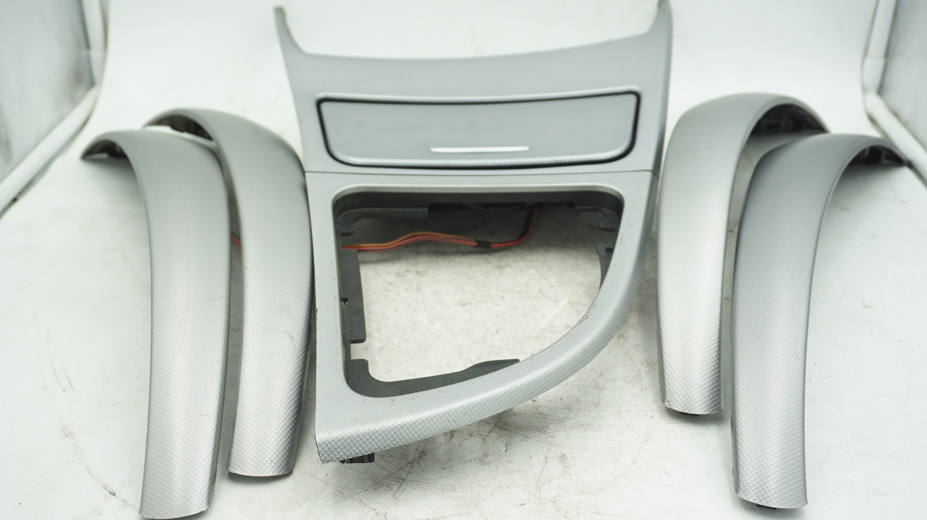 BMW 1 SERIES E82 E87 E88 GLACIER SILVER INTERIOR TRIM SET – LRI Autoparts