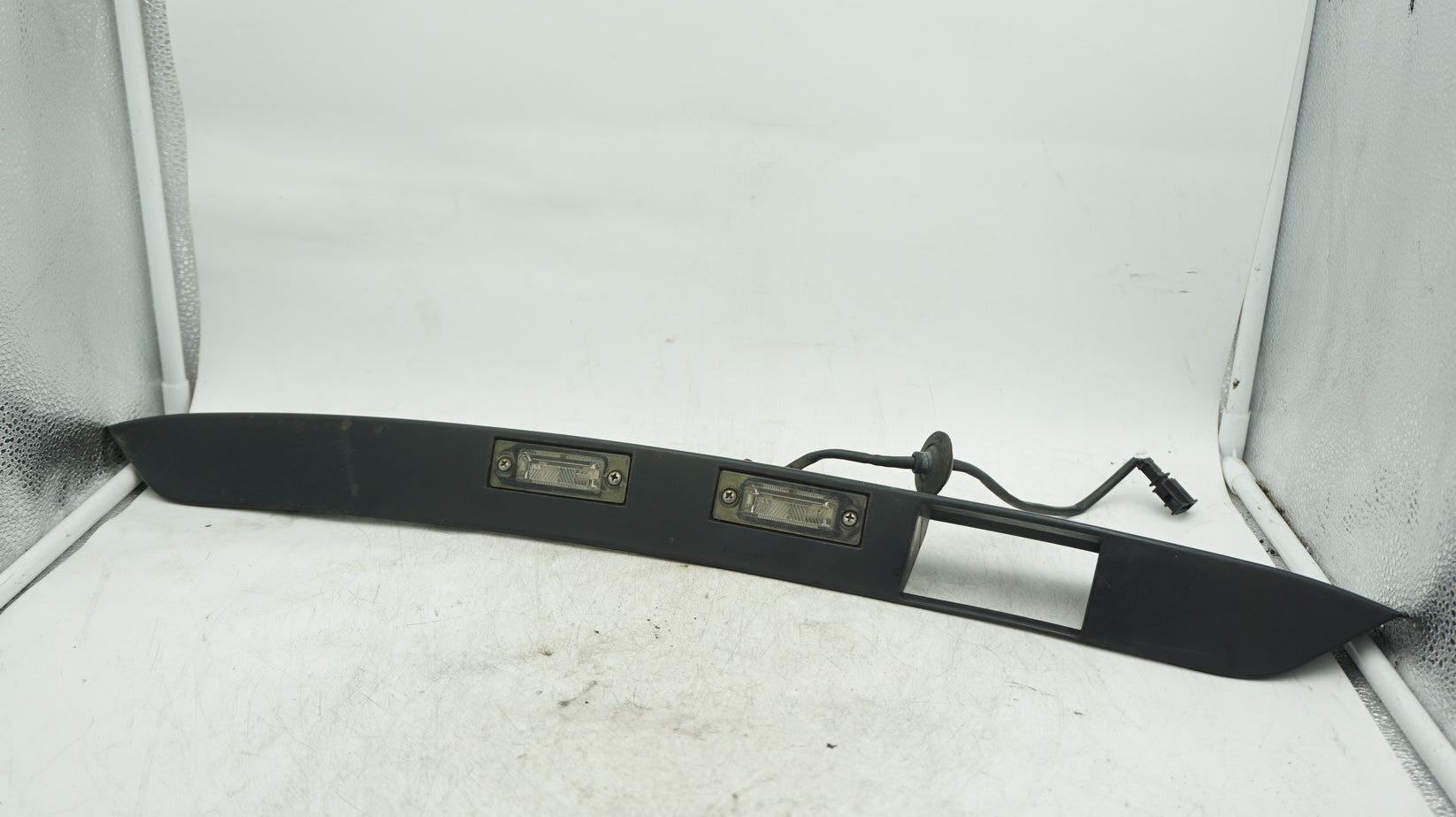 VW CADDY LICENSE PLATE LIGHTS AND TRIM 2K0827574 – LRI Autoparts