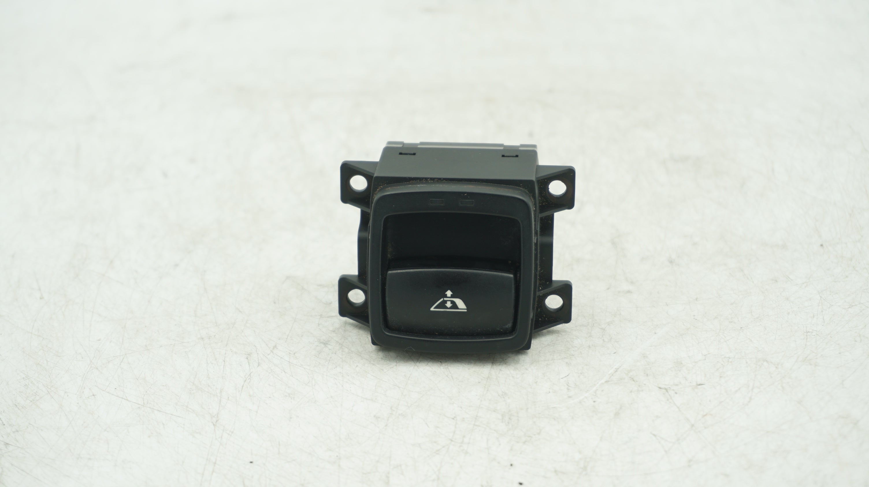 BMW 3 SERIES E93 CONVERTIBLE ROOF SWITCH BUTTON 6957598 – LRI Autoparts