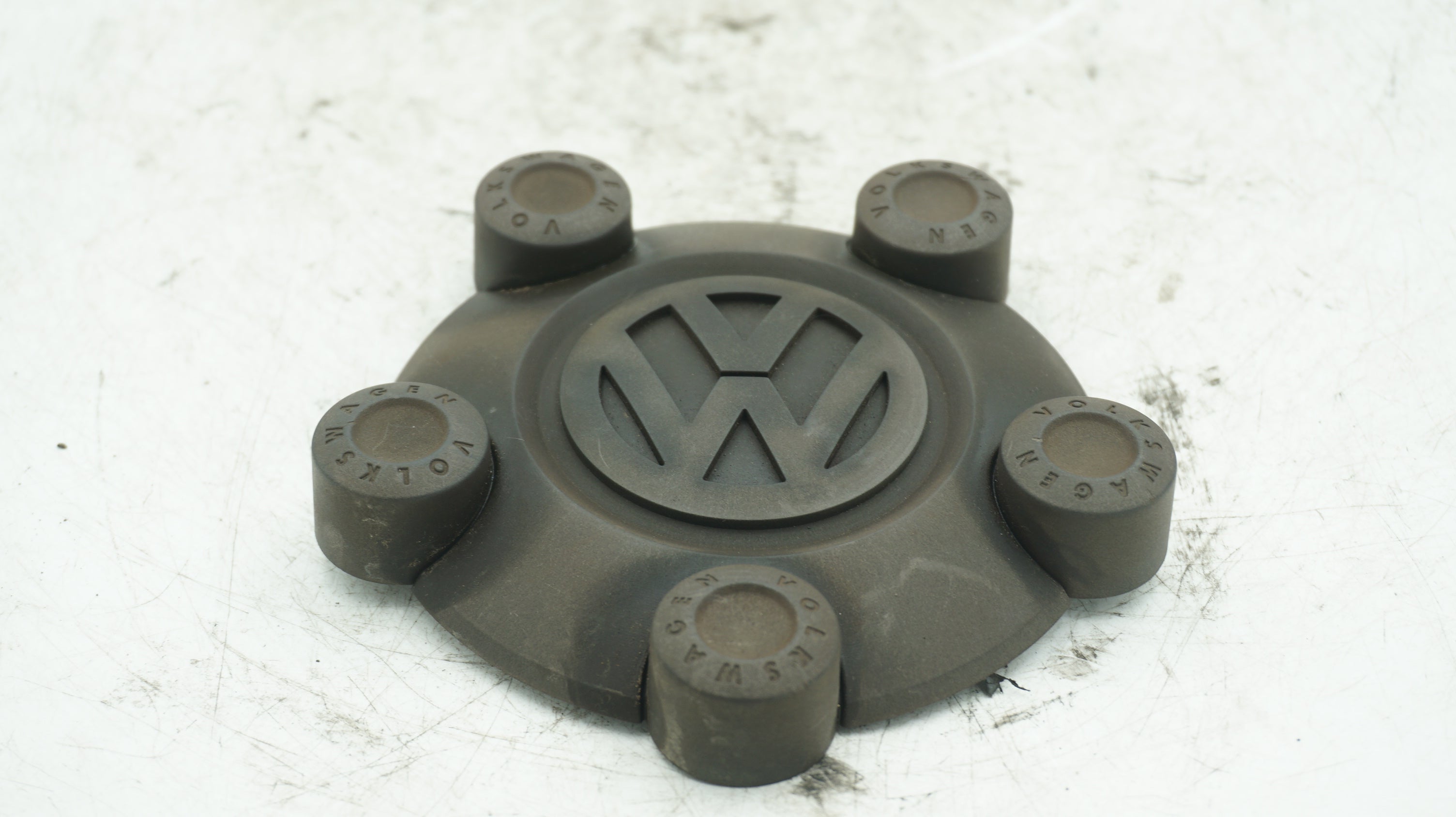 VW CADDY WHEEL HUB COVER 2K0601169 – LRI Autoparts